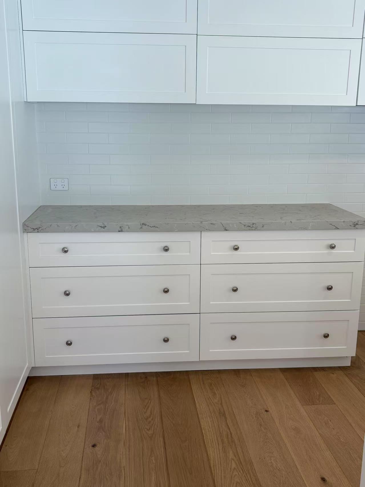 Australian Hotel Kitchens with 20mm Custom Countertops | KingKonree
