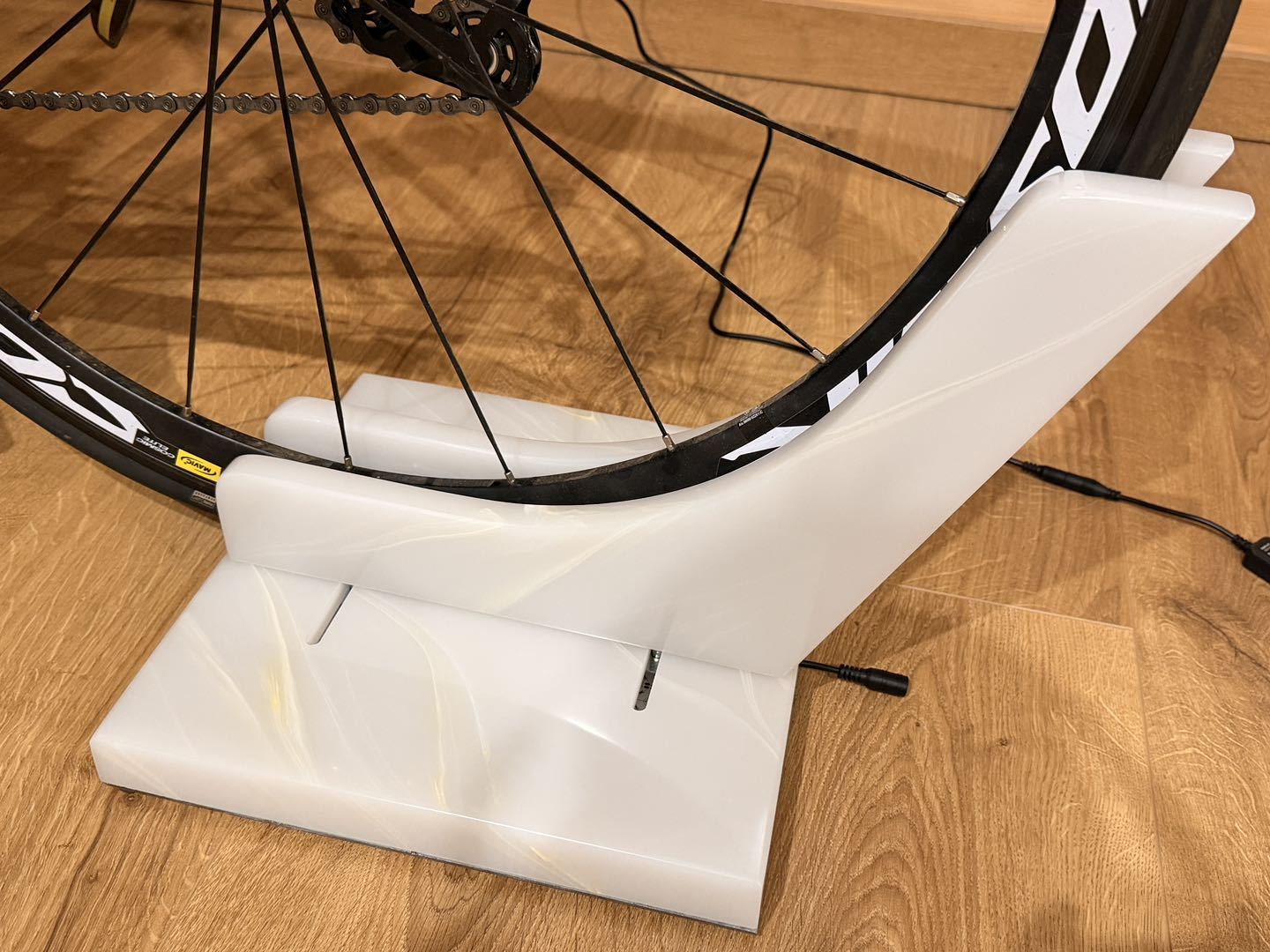 KKR-A025 Solid Surface Wheel Stand | KingKonree