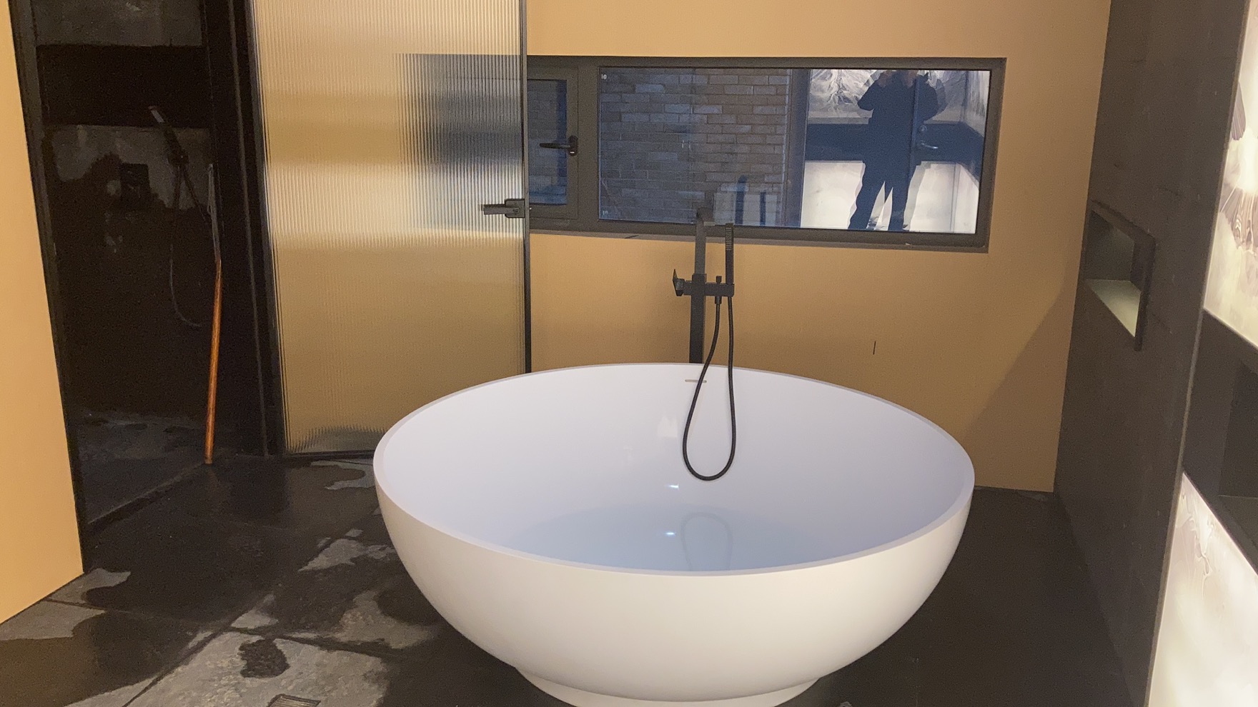 KKR Solid Surface Bathtub for Guesthouse | KingKonree